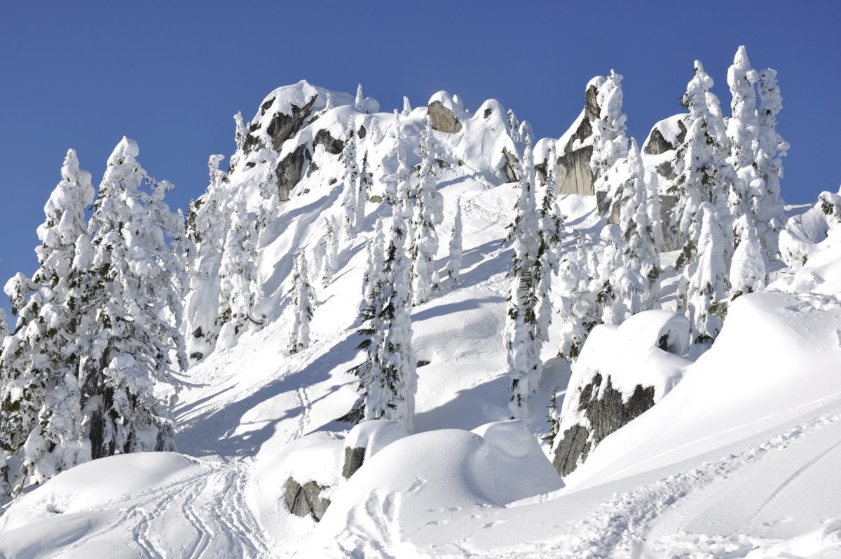 Snowboarding Skyline Ridge Route Wenatchee Washington USA.