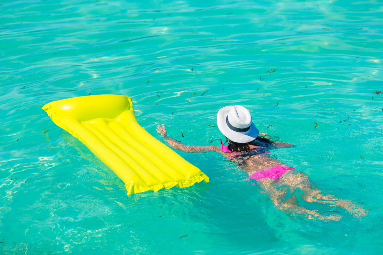 8 Things to Consider Before Buying Floating Water Mats