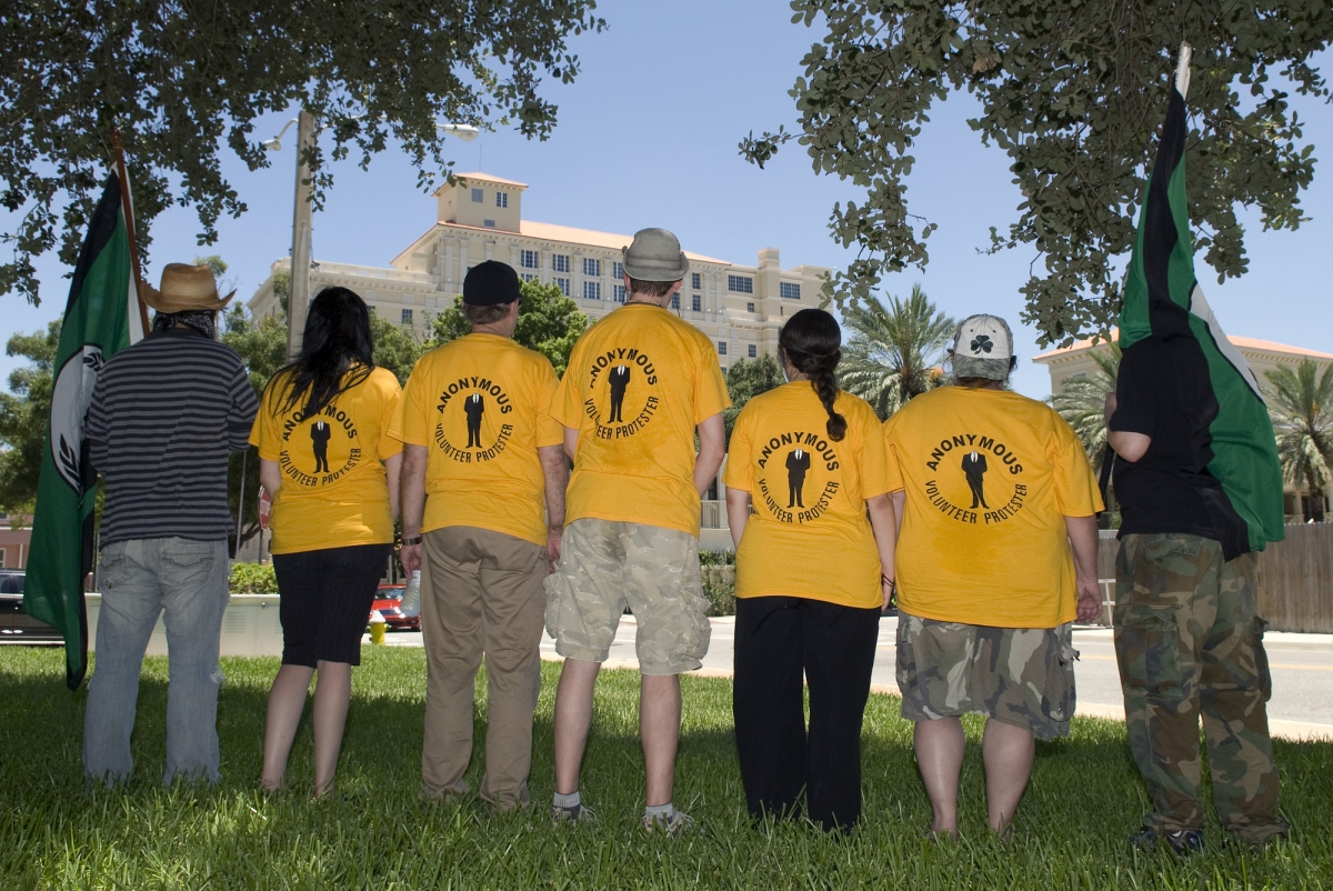 Features of the Best T-Shirts for Charity Organizations