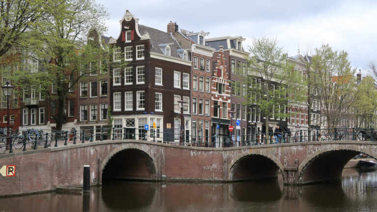 Seven Ways to Enjoy Your Tour Time in Amsterdam